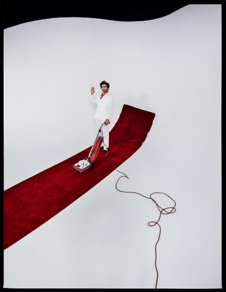 Jake Gyllenhaal remembers Taylor Swift with "Red" photoshoot