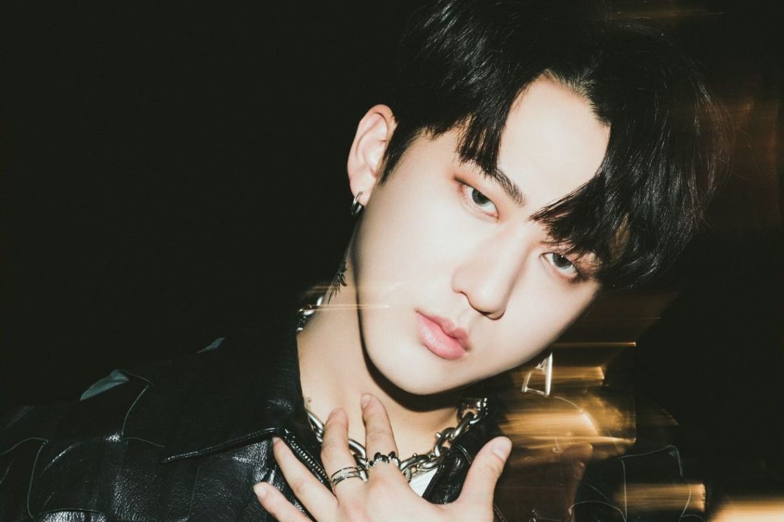 Stray Kids Changbin's muscles are so big that he can't do this