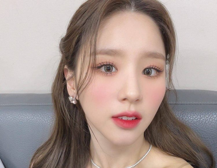 LOONA's Heejin goes viral for her extremely muscular arms in the US