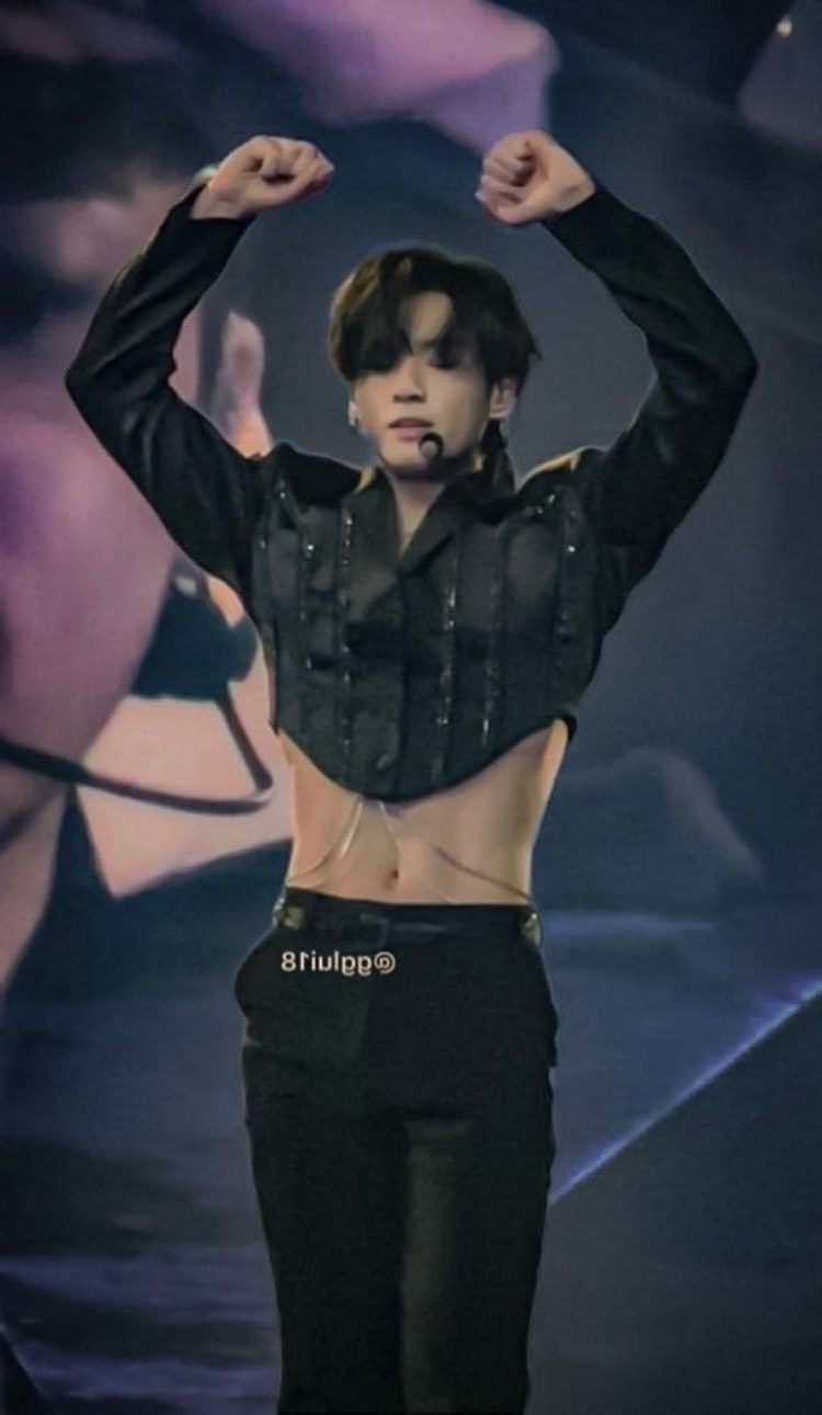 BTS' Jungkook and the photos of his incredible waist, which fans envy (Photos)