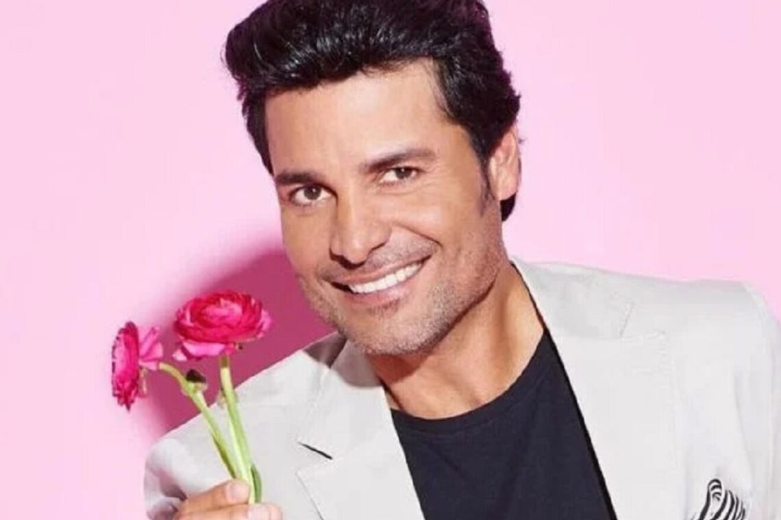Chayanne shocks networks showing his big package