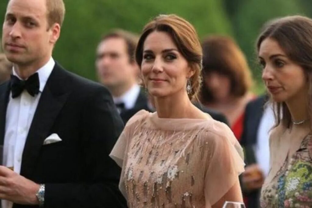 Photos of Prince William kissing his alleged mistress, Rose Hanbury, go ...