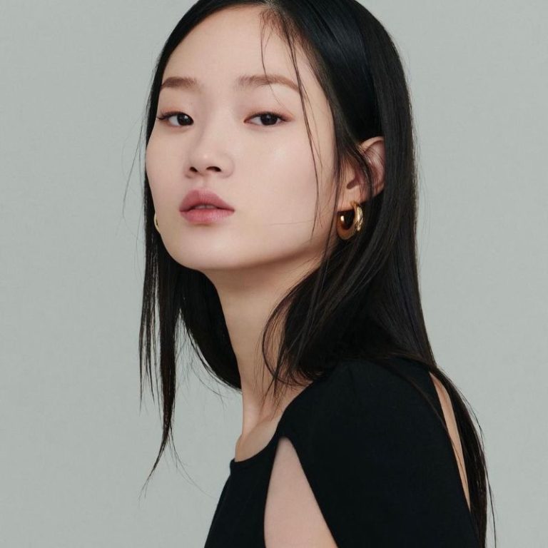 Jennie from BLACKPINK is spotted with popular model, Is she his girlfriend?