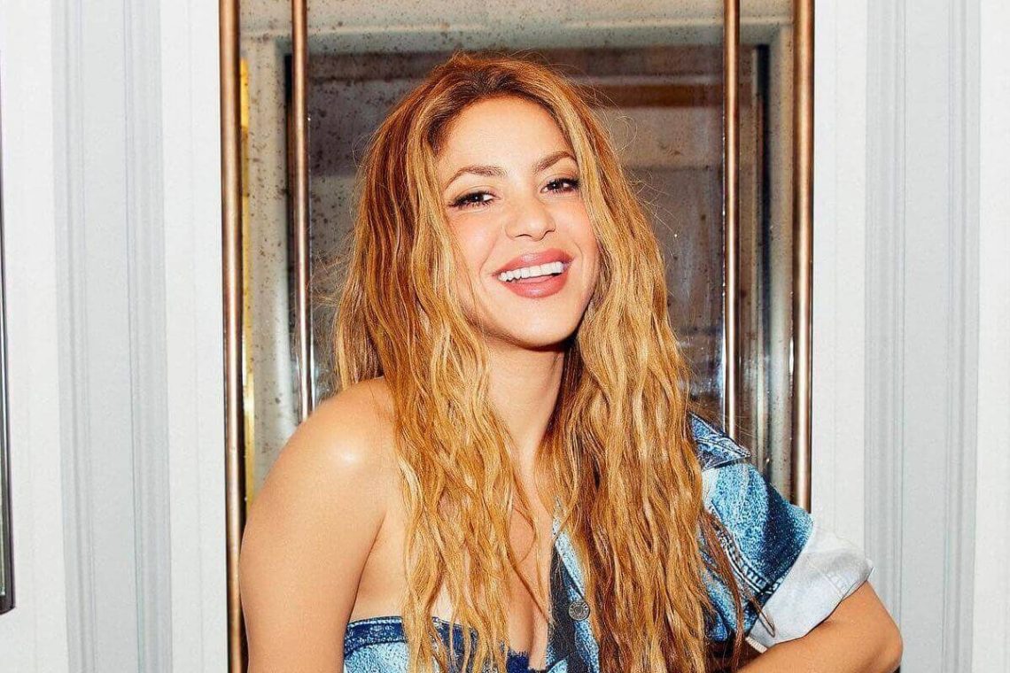 Shakira goes viral with a great look in the middle of a big party in London