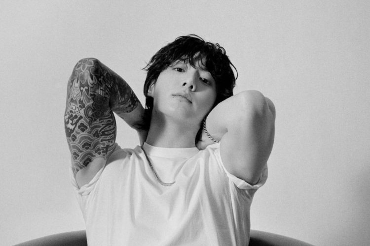 This is BTS Jungkook's exercise routine to have a dream abdomen