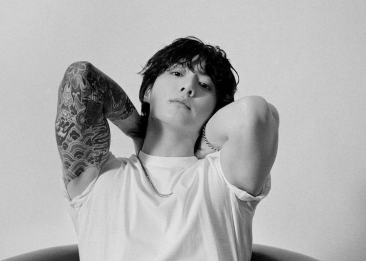 This is BTS Jungkook's exercise routine to have a dream abdomen