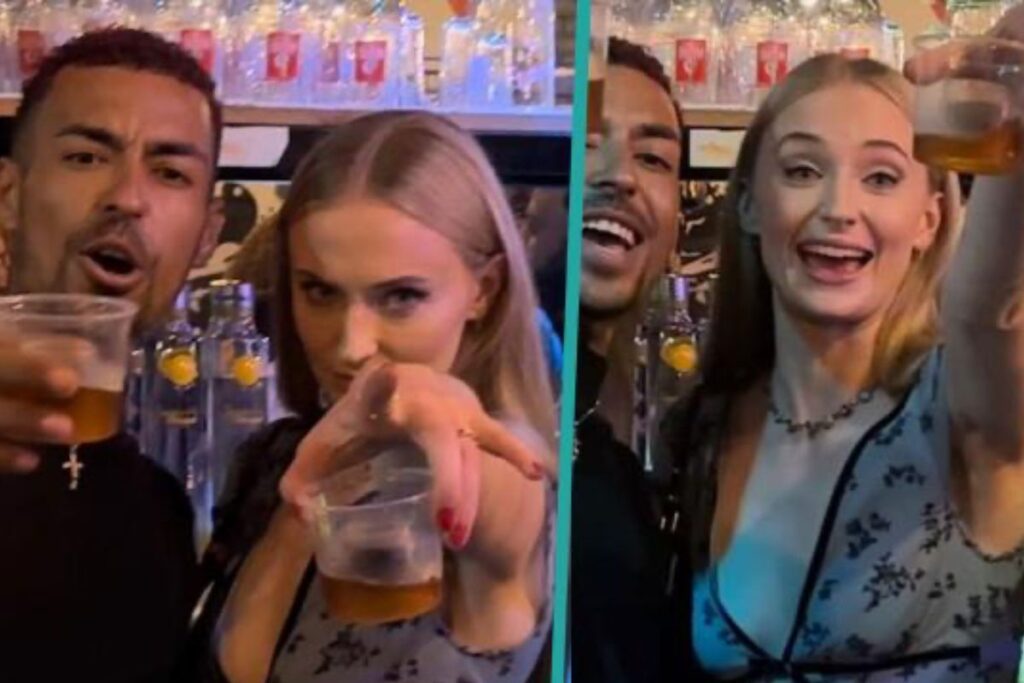 Sophie Turner comes out to celebrate her divorce from Joe Jonas