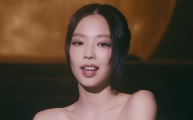 BLACKPINK's Jennie performs a new version of her single, "You & Me"