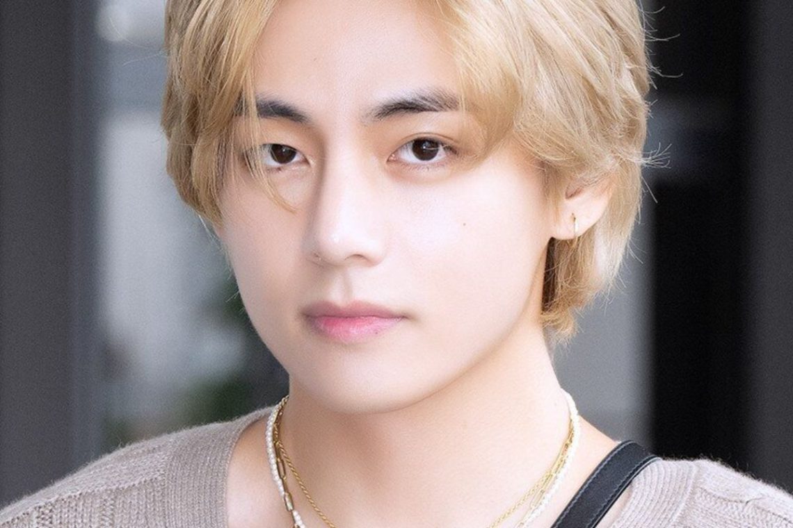 BTS' V's school friends say goodbye to him as he enlists in the military