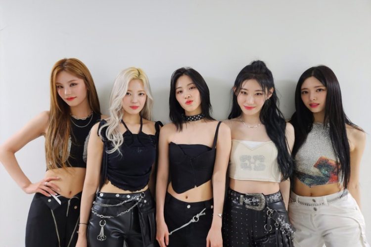 ITZY to drop a new album "BORN TO BE" next year