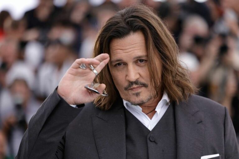 Johnny Depp resumes his love life with a model 33 years younger than ...