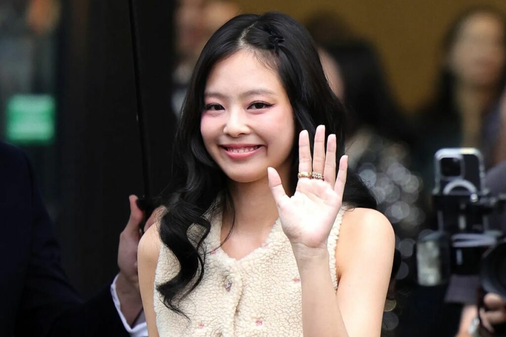 BLACKPINK's Jennie is praised for her clever marketing tactics while ...
