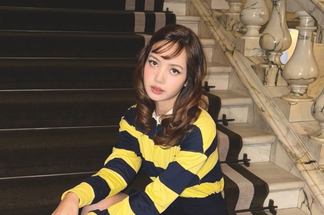 BLACKPINK's Lisa stuns in new beach vacation photos