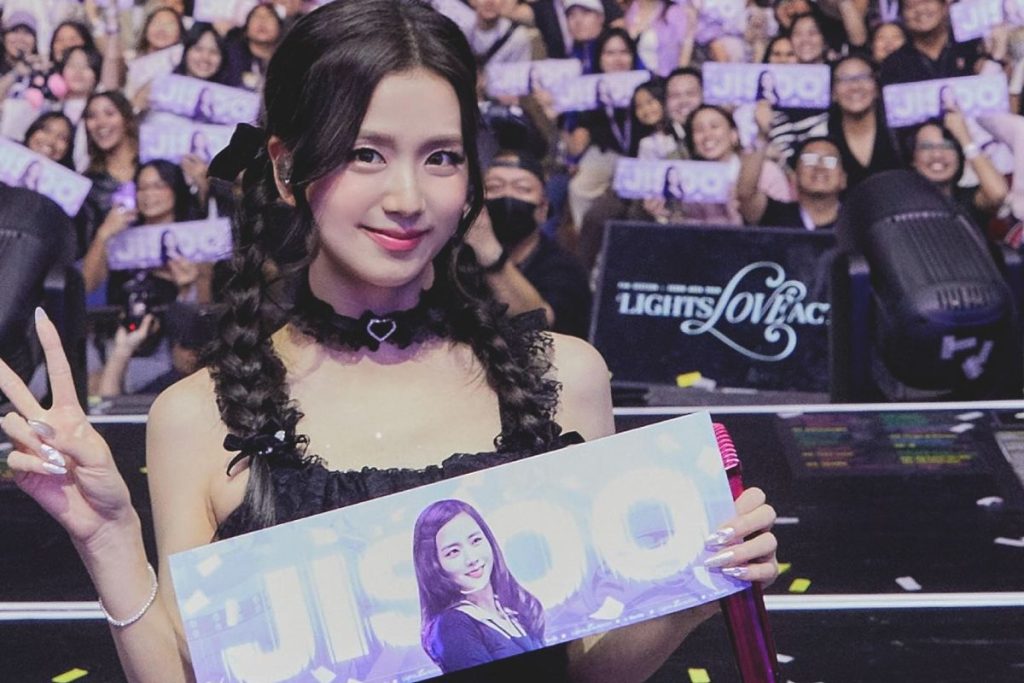 BLACKPINK's Jisoo kicks off the “Lights, Love, Action!” solo fan ...