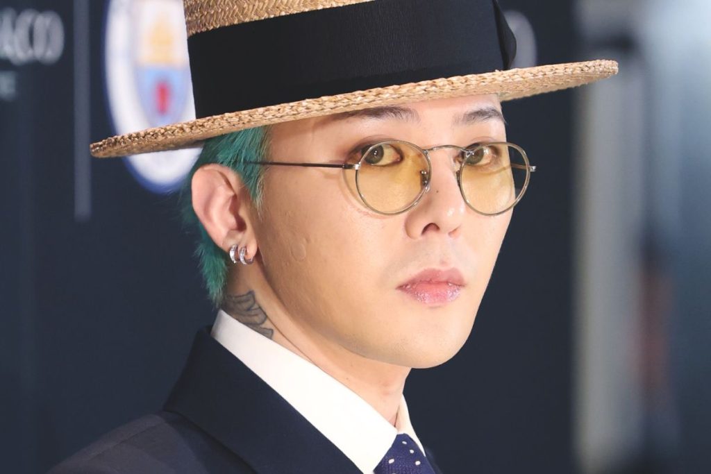 G-Dragon makes history with 1st week sales with "Übermensch"