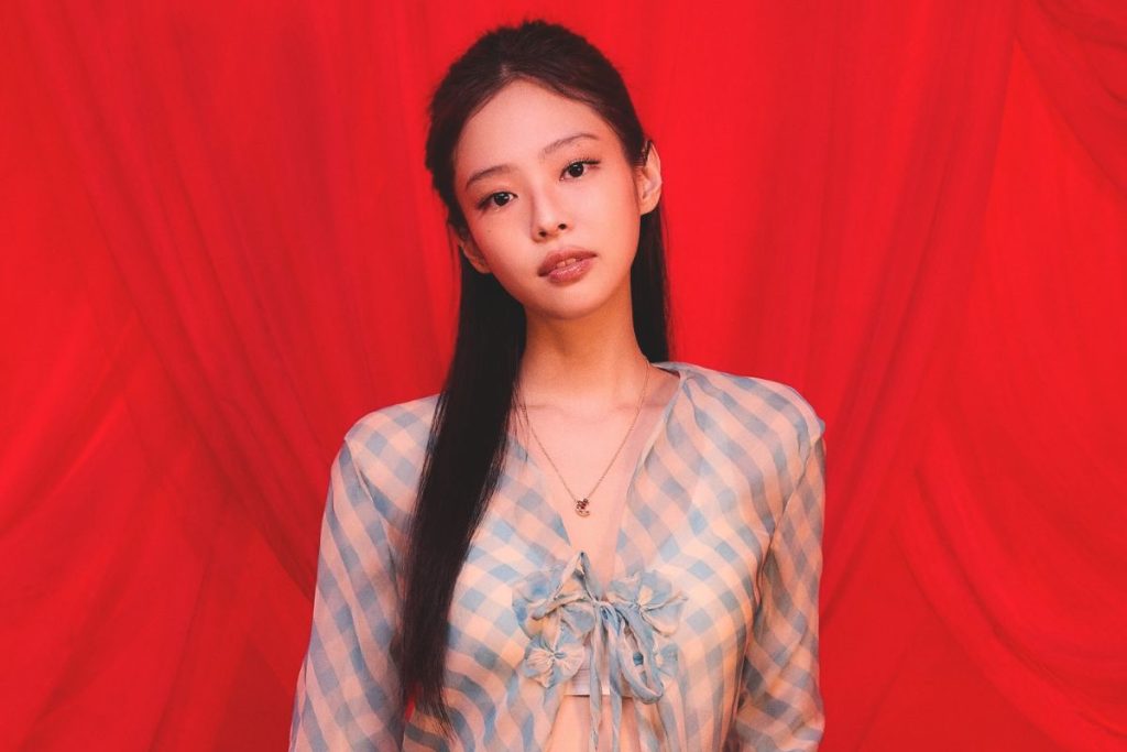 BLACKPINK's Jennie shares a sweet picture with Rosé and Lisa from ...