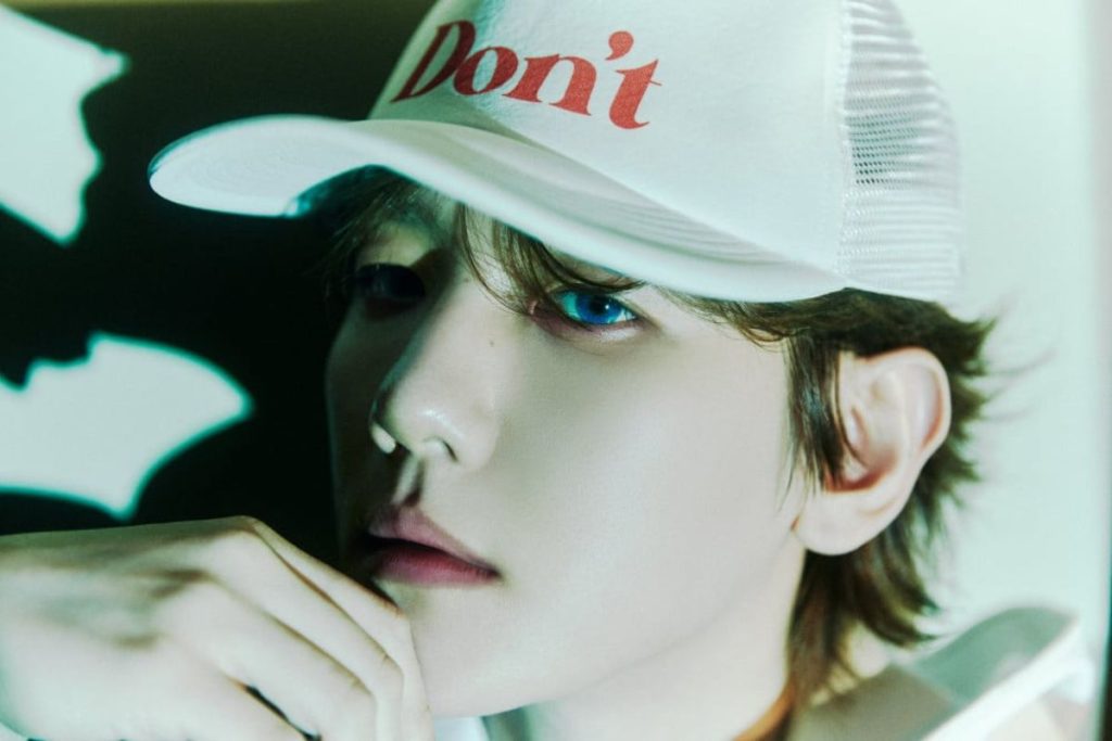 EXO’s Baekhyun releases charming “Essence of Reverie” concept photo
