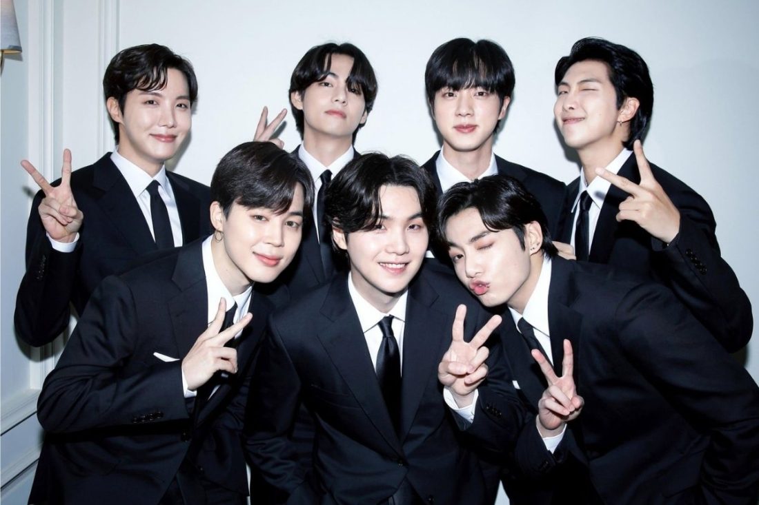 ARMY of BTS won fandom of the year becoming the best KPOP fanbase of 2025