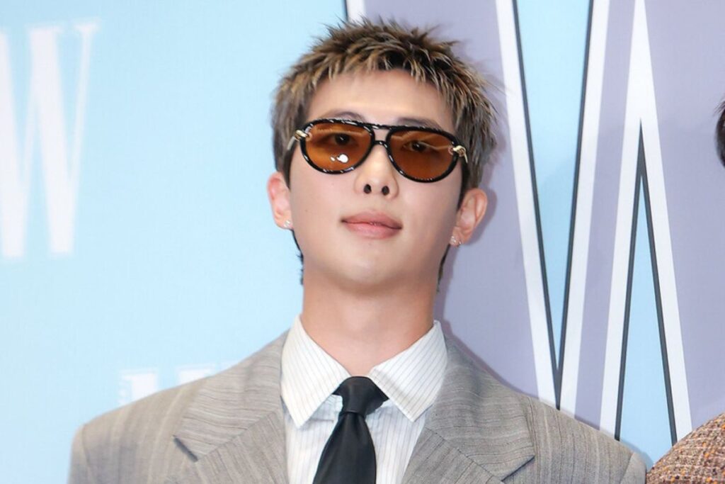 BTS' RM updates fans and brags about his Christmas tree in a new live ...