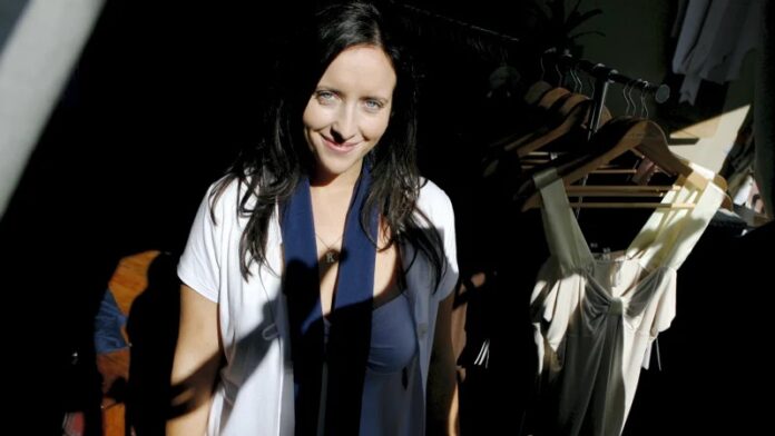 Katy Perry es demandada por Katie Perry por usar su marca registrada ...