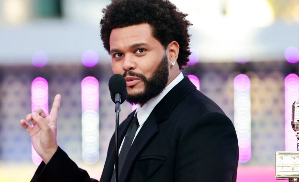 The Weeknd pierde la voz en el peor momento posible. Descubre los detalles