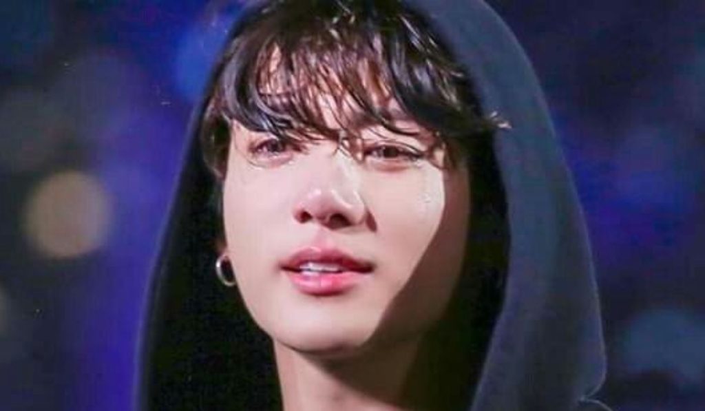Jungkook de BTS preocupa a ARMY porque salió llorando del concierto