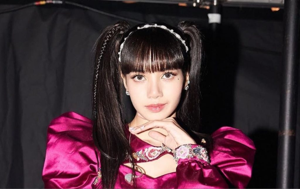 Lisa de BLACKPINK preocupa a los fans tras aparecer calva en concierto ...