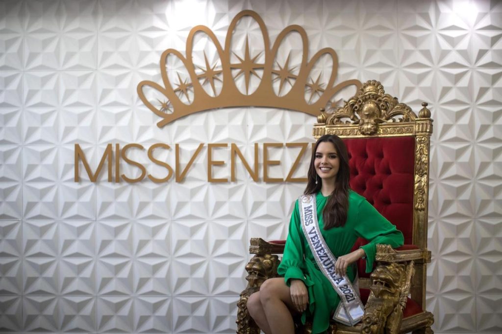 Desmienten vídeo de Miss Venezuela atacando a compañeras de Miss ...