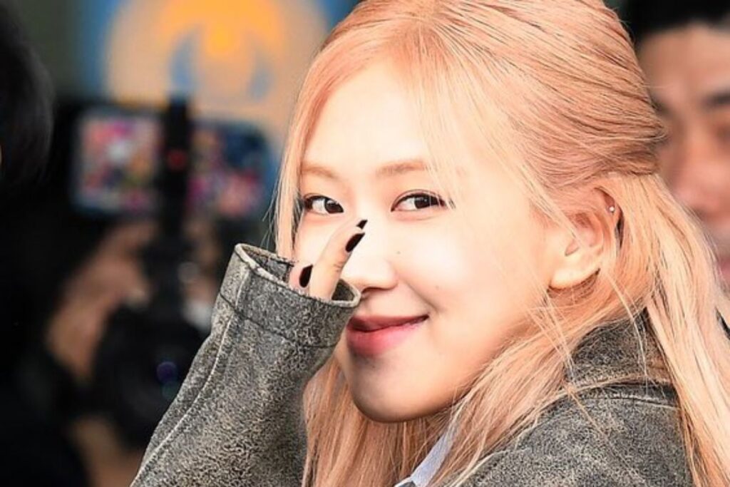Rosé de BLACKPINK enamora a sus fanáticos con su deslumbrante cambio de ...