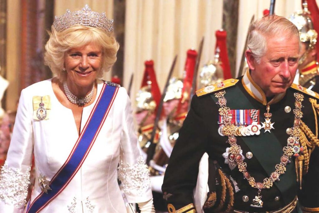 La invaluable vestimenta que portará la reina consorte Camilla Parker ...