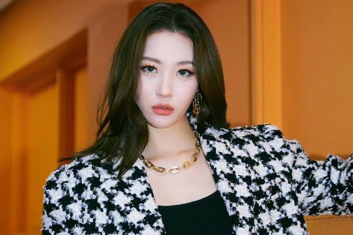 Nuevas fotos conceptuales de SUNMI para su álbum sencillo, “STRANGER”