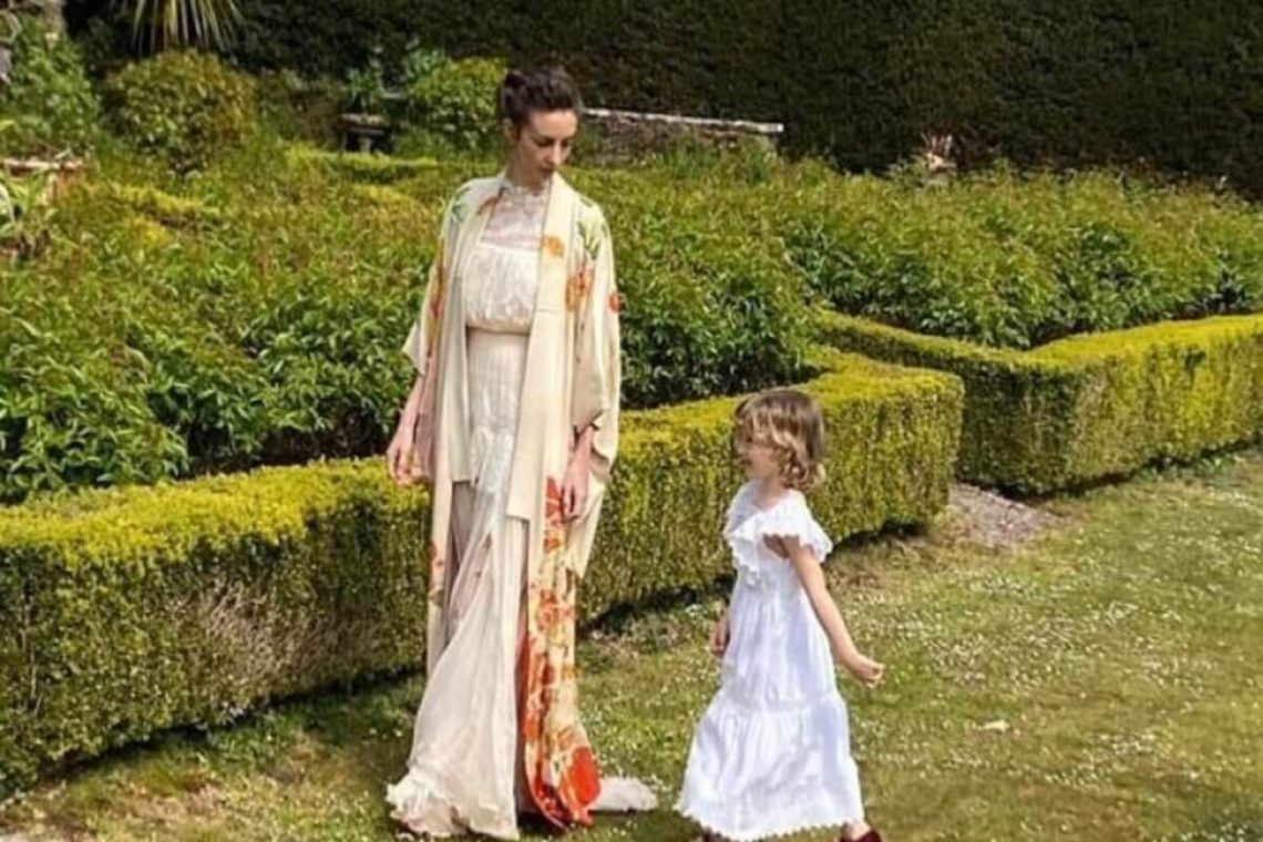 La foto de Lady Iris, la presunta hija del príncipe William con Rose ...