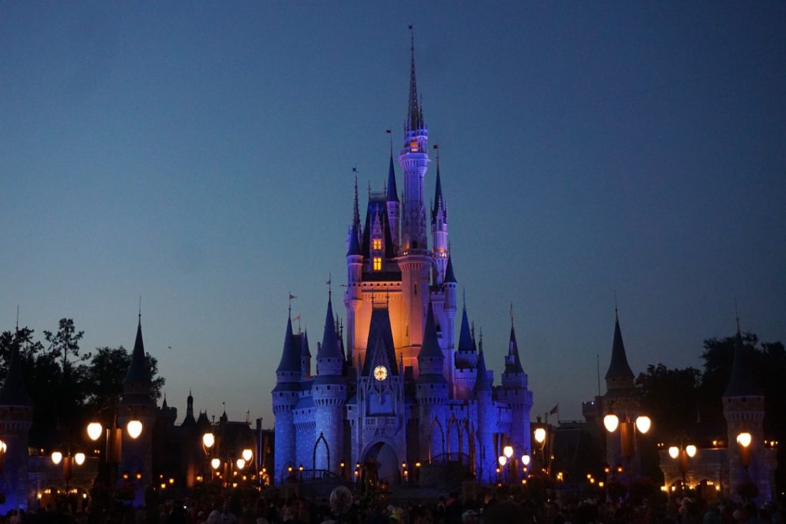 Disney busca refugio en Netflix y le vende 14 de sus series exclusivas