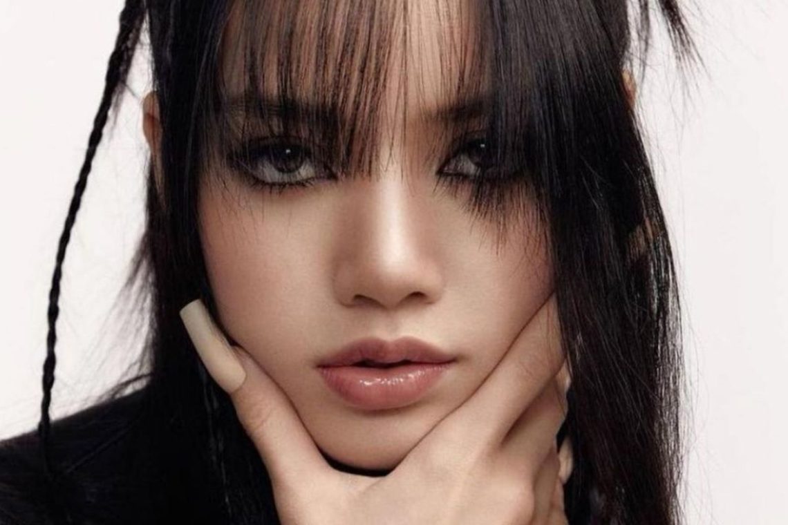 Los rumores sobre que Lisa de BLACKPINK estaría filmando escenas para ...