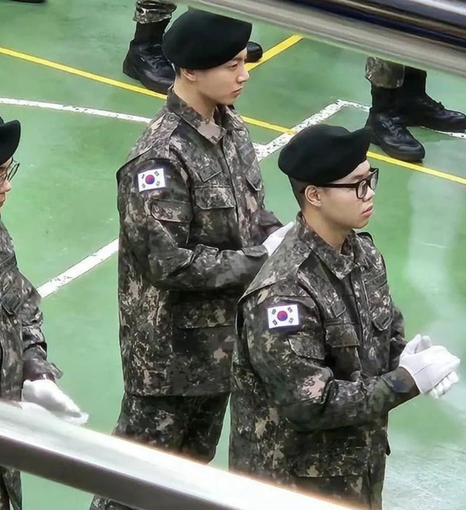 Divulgan otra foto de Jungkook de BTS con su uniforme militar en el ejército