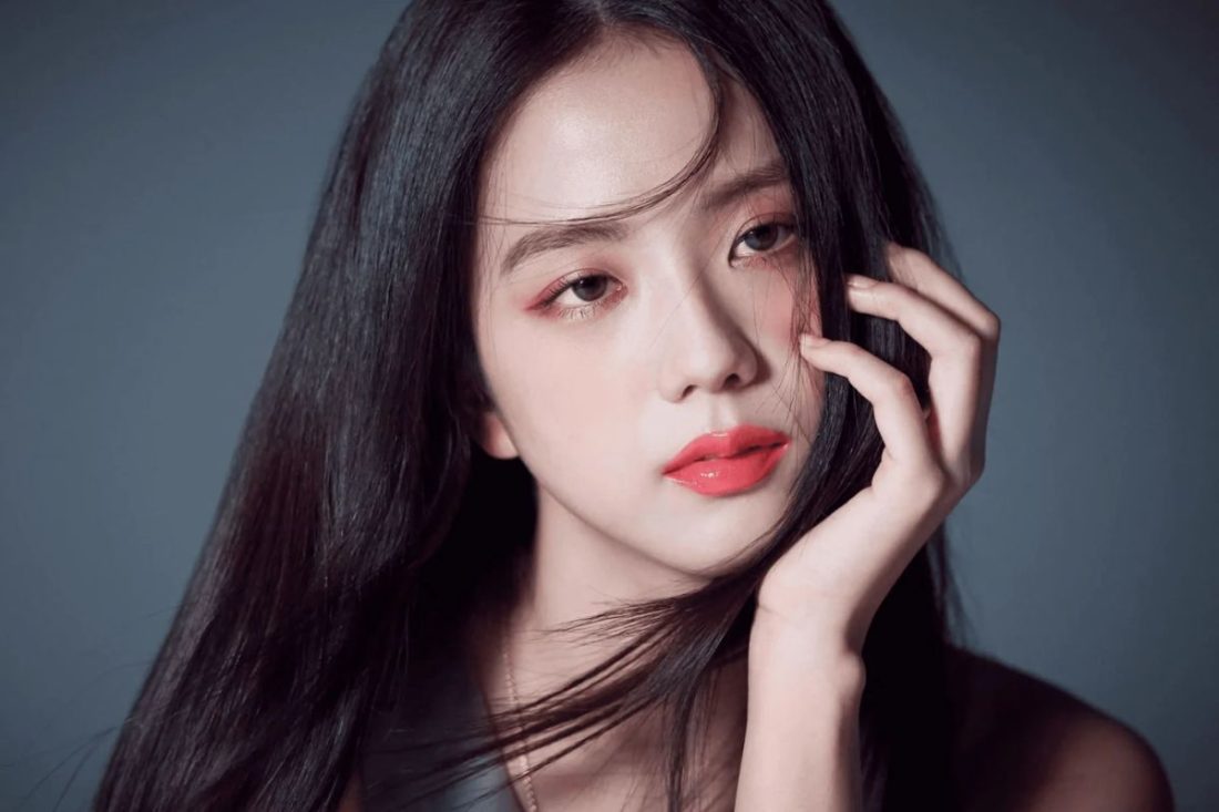 Jisoo de BLACKPINK irradia clase y elegancia en un photoshoot para Dior