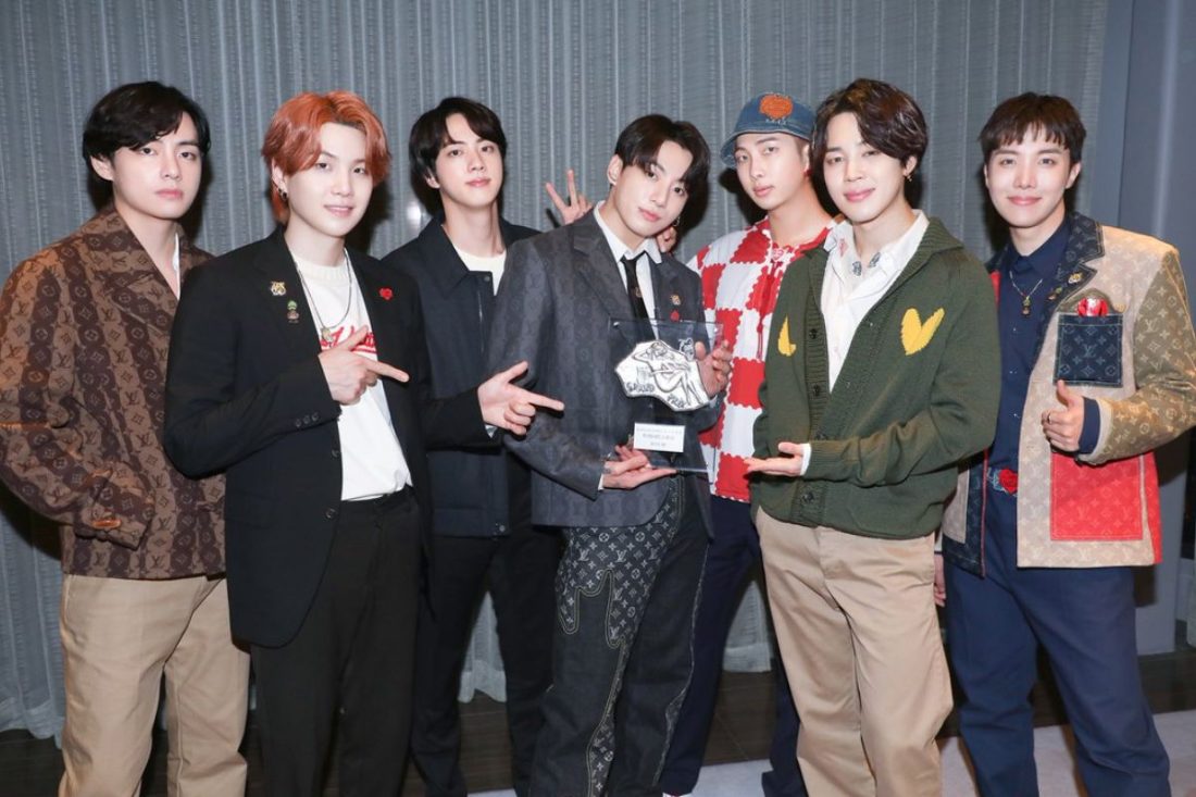 BTS hace su primera transmisión en vivo grupal en 3 años